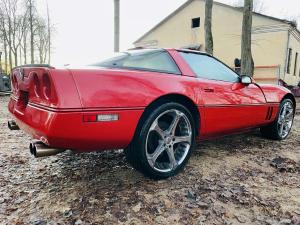 Red Chevrolet Corvette 1987 in Kaisiadorys, with an engine capacity of 5.70 L and mileage of 65 thousand km for 7500 €, photo 6 on AUTOMOTO.COM.LV