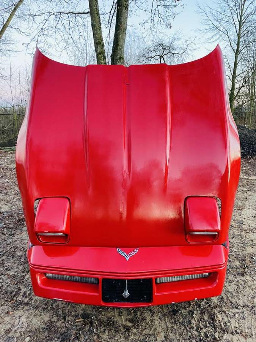 Red Chevrolet Corvette 1987 in Kaisiadorys, with an engine capacity of 5.70 L and mileage of 65 thousand km for 7500 €, photo 36 on AUTOMOTO.COM.LV