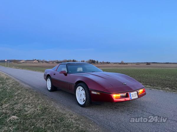 Red Chevrolet Corvette 1988 in Tallinn, with an engine capacity of 5.70 L and mileage of 135 thousand km for 13000 €, photo 1 on AUTOMOTO.COM.LV