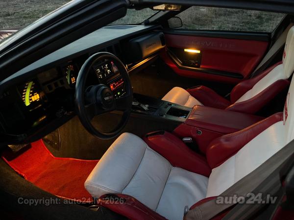 Red Chevrolet Corvette 1988 in Tallinn, with an engine capacity of 5.70 L and mileage of 135 thousand km for 13000 €, photo 7 on AUTOMOTO.COM.LV