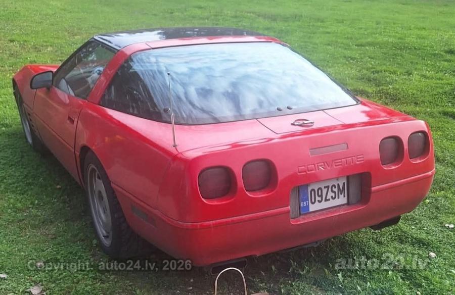 Sarkans Chevrolet Corvette 1992 Tallina, ar dzinēja tilpumu 5.70 L un nobraukumu 0 tūkst. km par 14500 €, foto 4 vietnē AUTOMOTO.COM.LV