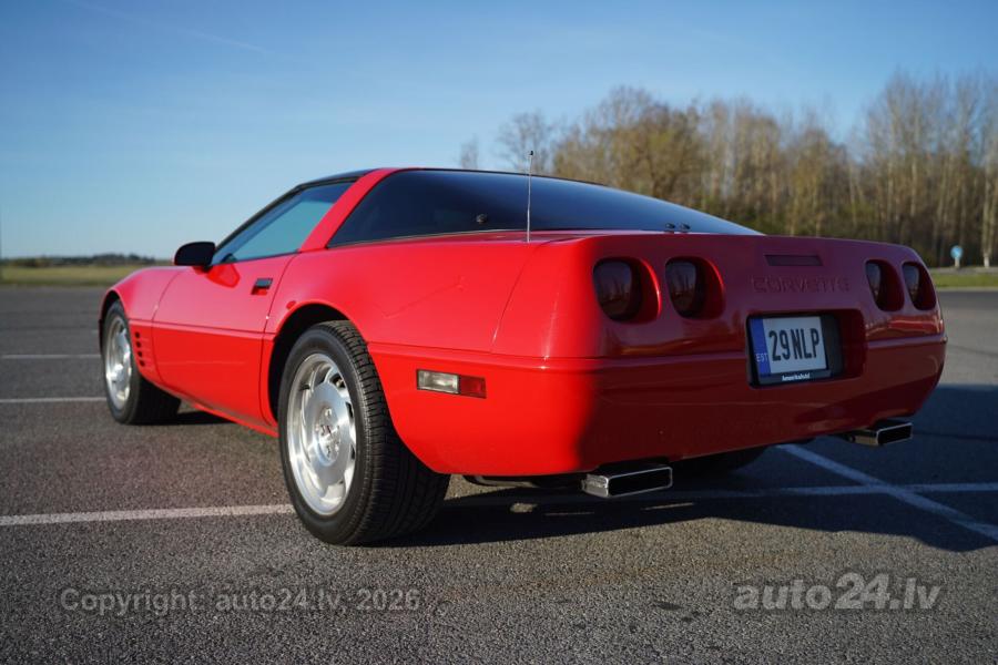 Red Chevrolet Corvette 1994 in Tallinn, with an engine capacity of 5.70 L and mileage of 52 thousand km for 21800 €, photo 4 on AUTOMOTO.COM.LV
