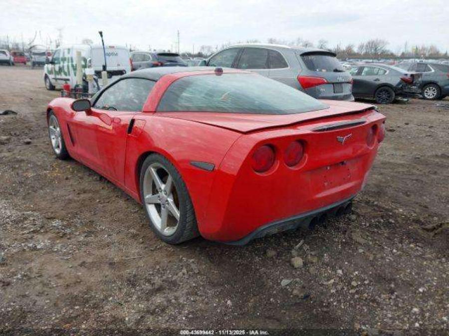 Sarkans Chevrolet Corvette 2005 Klaipėda, ar dzinēja tilpumu 6.00 L un nobraukumu 120 tūkst. km par 7000 €, foto 3 vietnē AUTOMOTO.COM.LV