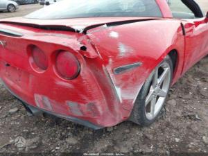 Sarkans Chevrolet Corvette 2005 Klaipėda, ar dzinēja tilpumu 6.00 L un nobraukumu 120 tūkst. km par 7000 €, foto 6 vietnē AUTOMOTO.COM.LV