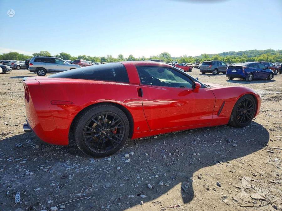 Sarkans Chevrolet Corvette 2006 Viļņa, ar dzinēja tilpumu 6.00 L un nobraukumu 130 tūkst. km par 18500 €, foto 6 vietnē AUTOMOTO.COM.LV