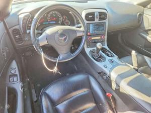 Sarkans Chevrolet Corvette 2006 Viļņa, ar dzinēja tilpumu 6.00 L un nobraukumu 130 tūkst. km par 18500 €, foto 9 vietnē AUTOMOTO.COM.LV