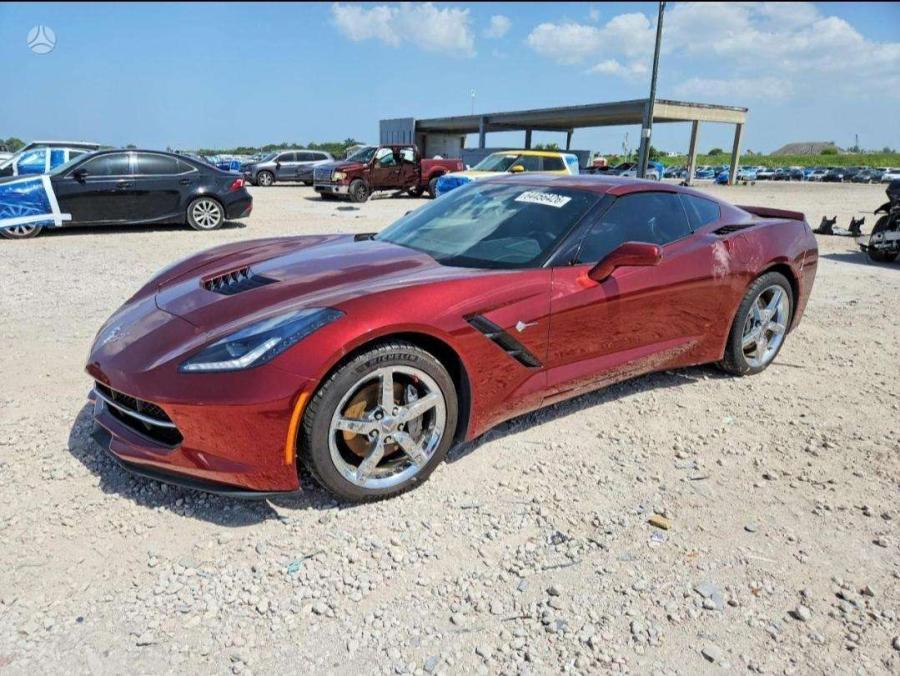 Sarkans Chevrolet Corvette 2015 Kauņa, ar dzinēja tilpumu 6.20 L un nobraukumu 42 tūkst. km par 16500 €, foto 4 vietnē AUTOMOTO.COM.LV