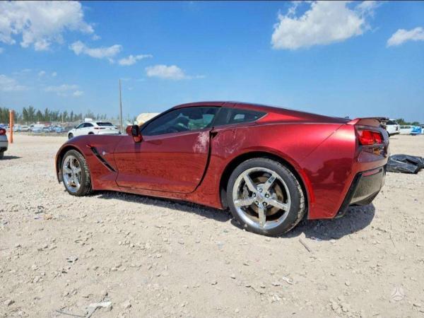 Sarkans Chevrolet Corvette 2015 Kauņa, ar dzinēja tilpumu 6.20 L un nobraukumu 42 tūkst. km par 16500 €, foto 5 vietnē AUTOMOTO.COM.LV