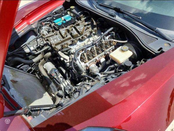 Sarkans Chevrolet Corvette 2015 Kauņa, ar dzinēja tilpumu 6.20 L un nobraukumu 42 tūkst. km par 16500 €, foto 9 vietnē AUTOMOTO.COM.LV