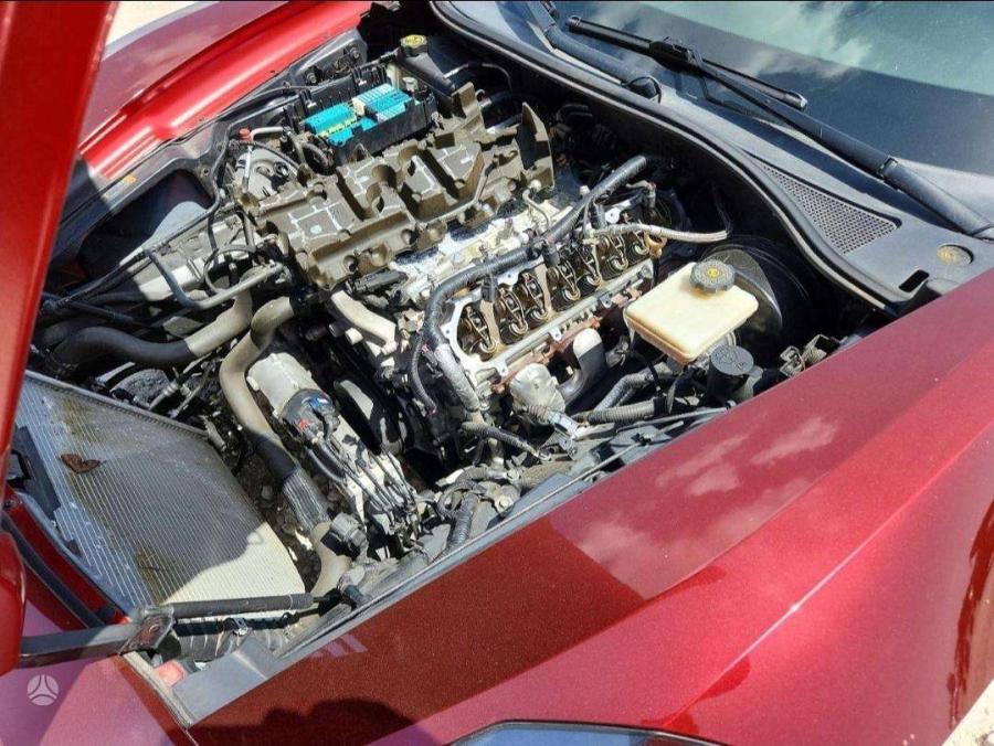 Sarkans Chevrolet Corvette 2015 Kauņa, ar dzinēja tilpumu 6.20 L un nobraukumu 42 tūkst. km par 16500 €, foto 9 vietnē AUTOMOTO.COM.LV