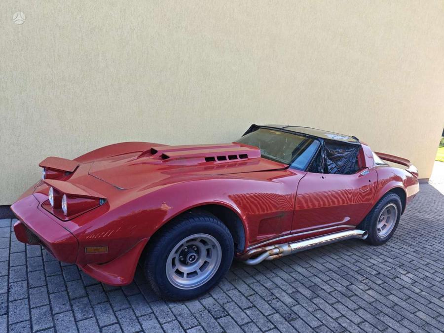 Red Chevrolet Corvette 1979 in Kalvarija, with an engine capacity of 5.70 L and mileage of 20 thousand km for 9500 €, photo 1 on AUTOMOTO.COM.LV