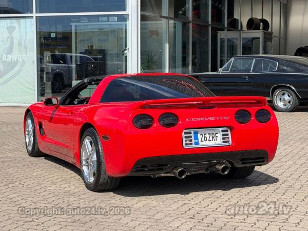 Sarkans Chevrolet Corvette 2000 Tallina, ar dzinēja tilpumu 5.70 L un nobraukumu 48 tūkst. km par 27900 €, foto 6 vietnē AUTOMOTO.COM.LV