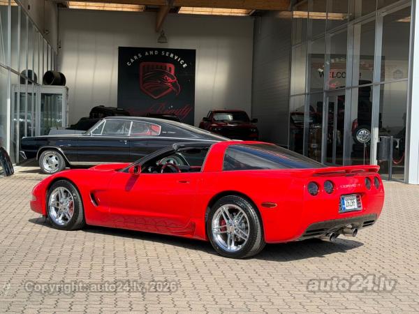 Sarkans Chevrolet Corvette 2000 Tallina, ar dzinēja tilpumu 5.70 L un nobraukumu 48 tūkst. km par 27900 €, foto 8 vietnē AUTOMOTO.COM.LV