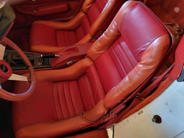 Balts Chevrolet Corvette 1979 Biržai, ar dzinēja tilpumu 5.70 L un nobraukumu 86 tūkst. km par 12000 €, foto 8 vietnē AUTOMOTO.COM.LV