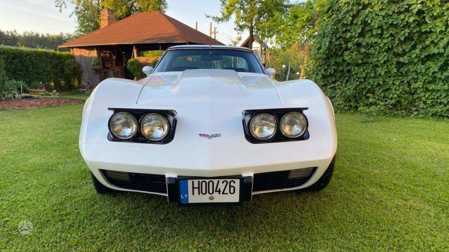 Balts Chevrolet Corvette 1979 Viļņa, ar dzinēja tilpumu 5.70 L un nobraukumu 141 tūkst. km par 19000 €, foto 6 vietnē AUTOMOTO.COM.LV