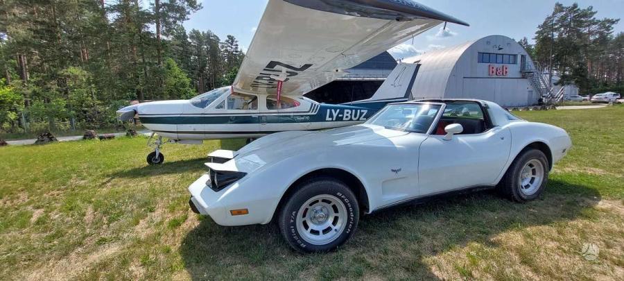 Balts Chevrolet Corvette 1979 Viļņa, ar dzinēja tilpumu 5.70 L un nobraukumu 141 tūkst. km par 19000 €, foto 14 vietnē AUTOMOTO.COM.LV