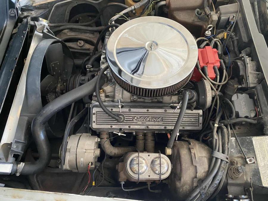 Balts Chevrolet Corvette 1979 Viļņa, ar dzinēja tilpumu 5.70 L un nobraukumu 141 tūkst. km par 19000 €, foto 27 vietnē AUTOMOTO.COM.LV