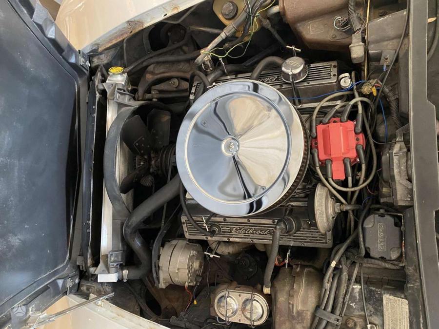 Balts Chevrolet Corvette 1979 Viļņa, ar dzinēja tilpumu 5.70 L un nobraukumu 141 tūkst. km par 19000 €, foto 29 vietnē AUTOMOTO.COM.LV
