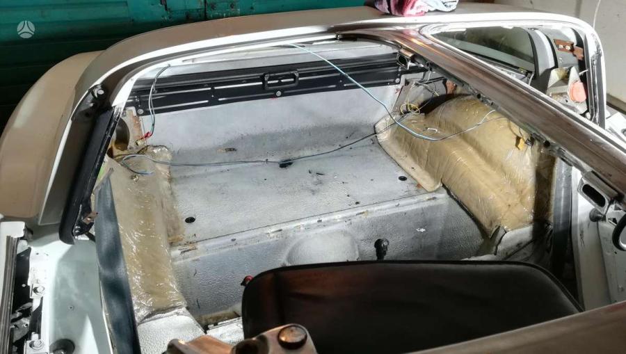 Balts Chevrolet Corvette 1979 Viļņa, ar dzinēja tilpumu 5.70 L un nobraukumu 141 tūkst. km par 19000 €, foto 30 vietnē AUTOMOTO.COM.LV