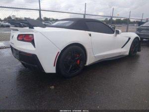 Balts Chevrolet Corvette 2014 Klaipėda, ar dzinēja tilpumu 6.20 L un nobraukumu 266 tūkst. km par 13100 €, foto 3 vietnē AUTOMOTO.COM.LV