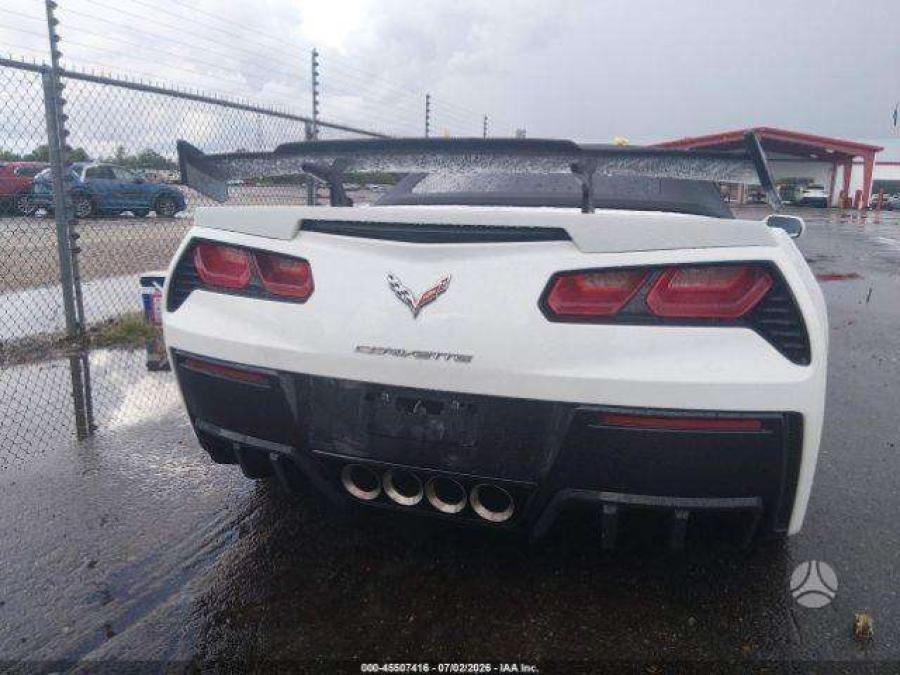 Balts Chevrolet Corvette 2014 Klaipėda, ar dzinēja tilpumu 6.20 L un nobraukumu 266 tūkst. km par 13100 €, foto 4 vietnē AUTOMOTO.COM.LV