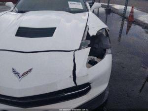 Balts Chevrolet Corvette 2014 Klaipėda, ar dzinēja tilpumu 6.20 L un nobraukumu 266 tūkst. km par 13100 €, foto 8 vietnē AUTOMOTO.COM.LV