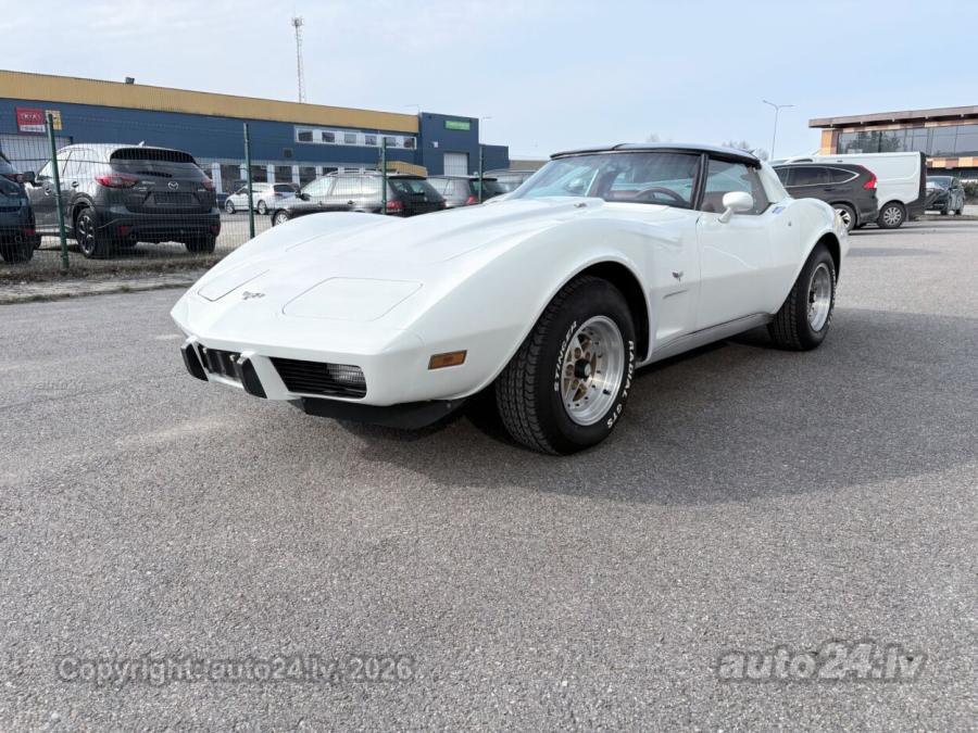 White Chevrolet Corvette 1979 in Viljandi, with an engine capacity of 5.70 L and mileage of 107 thousand km for 19900 €, photo 1 on AUTOMOTO.COM.LV