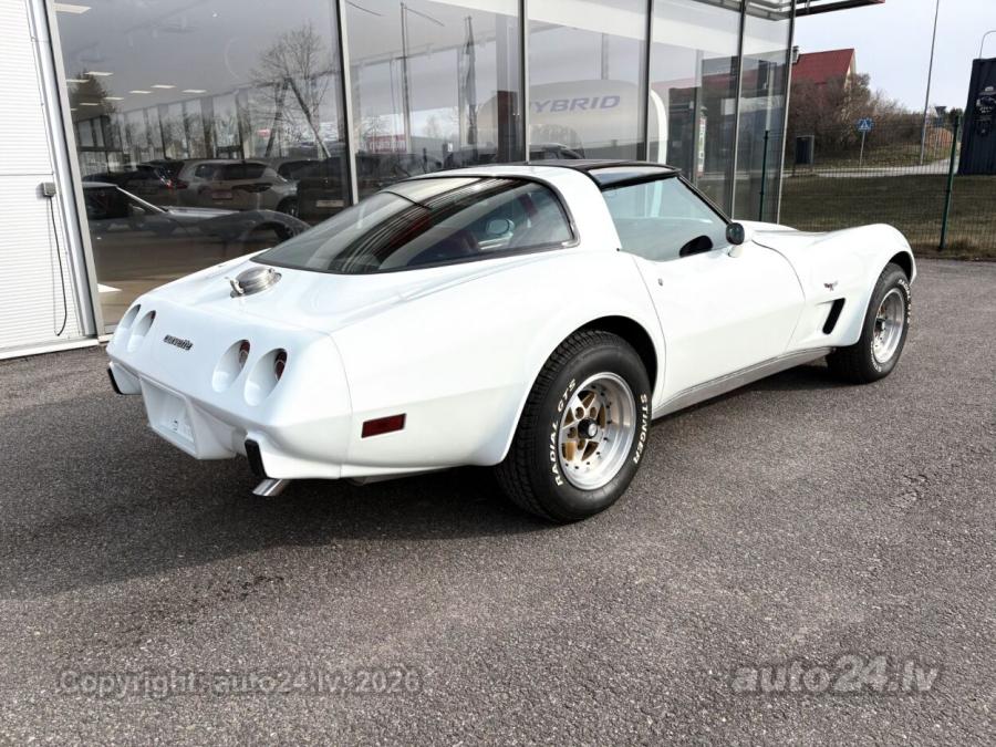 White Chevrolet Corvette 1979 in Viljandi, with an engine capacity of 5.70 L and mileage of 107 thousand km for 19900 €, photo 4 on AUTOMOTO.COM.LV