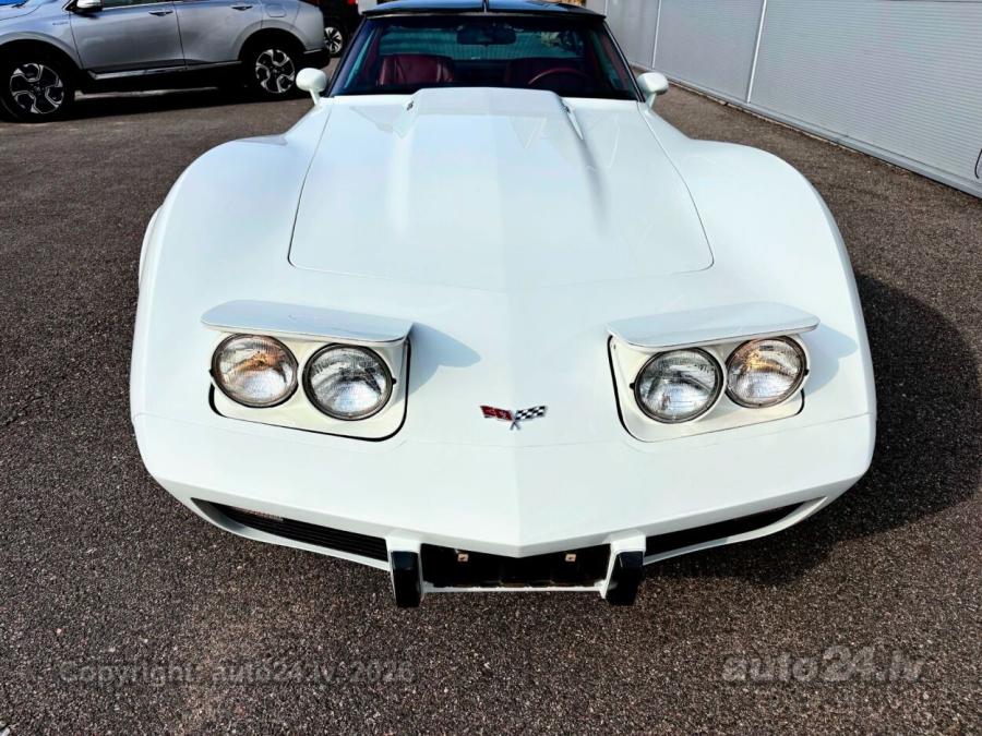 White Chevrolet Corvette 1979 in Viljandi, with an engine capacity of 5.70 L and mileage of 107 thousand km for 19900 €, photo 6 on AUTOMOTO.COM.LV