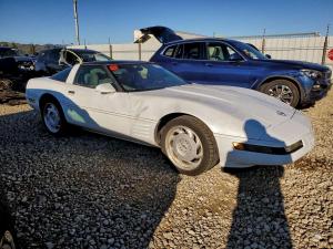 White Chevrolet Corvette 1992 in Siauliai, with an engine capacity of 5.70 L and mileage of 320 thousand km for 7500 €, photo 4 on AUTOMOTO.COM.LV