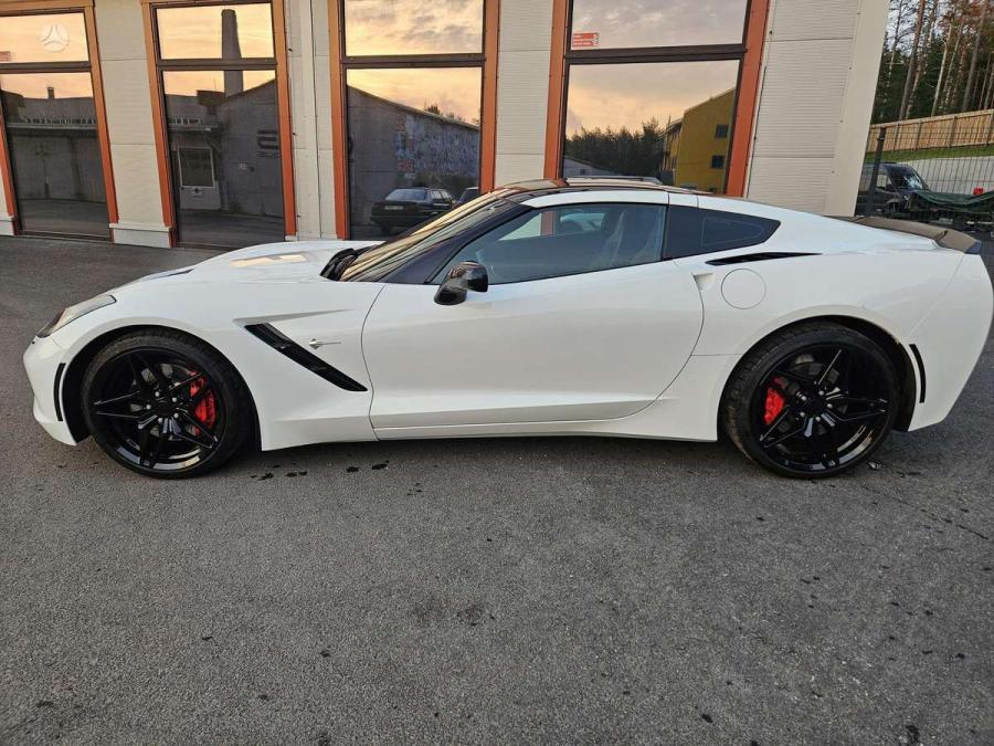 White Chevrolet Corvette 2014 in Tallinn, with an engine capacity of 6.20 L and mileage of 60 thousand km for 36500 €, photo 3 on AUTOMOTO.COM.LV