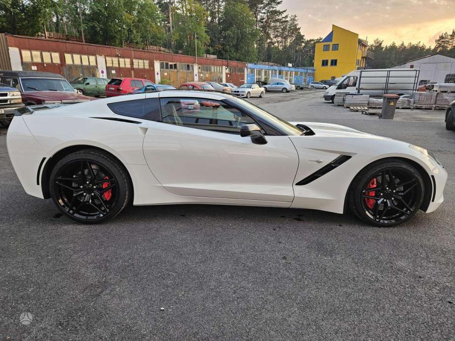 White Chevrolet Corvette 2014 in Tallinn, with an engine capacity of 6.20 L and mileage of 60 thousand km for 36500 €, photo 6 on AUTOMOTO.COM.LV