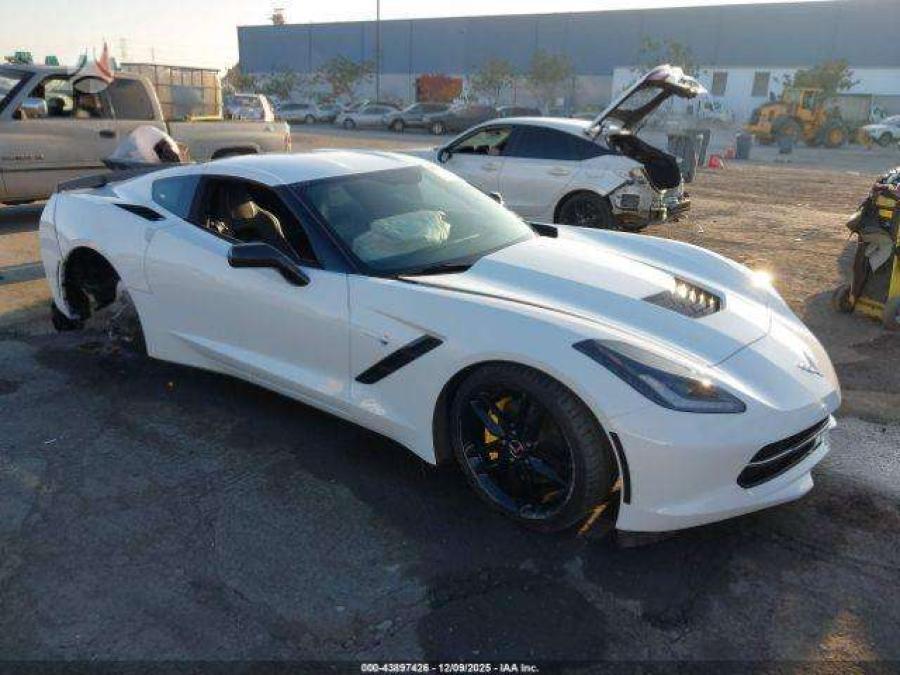 White Chevrolet Corvette 2015 in Klaipeda, with an engine capacity of 0.00 L and mileage of 46 thousand km for 15000 €, photo 1 on AUTOMOTO.COM.LV