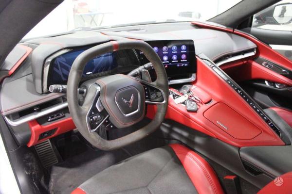 Balts Chevrolet Corvette 2023 Šauļi, ar dzinēja tilpumu 6.16 L un nobraukumu 36 tūkst. km par 74900 €, foto 10 vietnē AUTOMOTO.COM.LV
