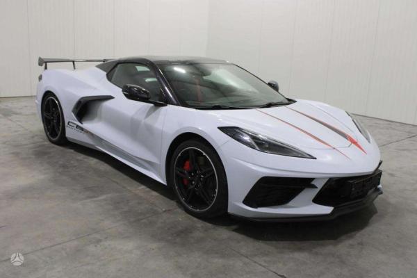 White Chevrolet Corvette 2023 in Siauliai, with an engine capacity of 6.16 L and mileage of 36 thousand km for 74900 €, photo 1 on AUTOMOTO.COM.LV