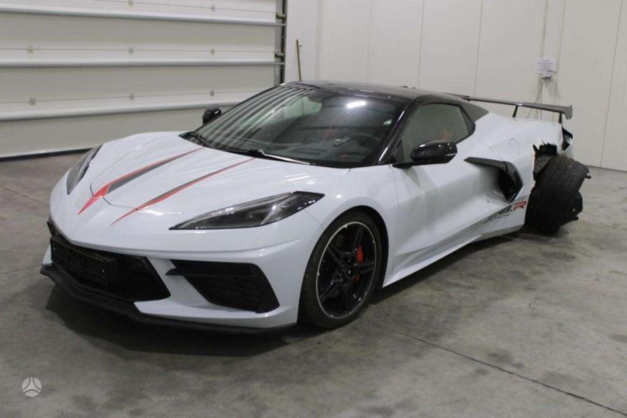 White Chevrolet Corvette 2023 in Siauliai, with an engine capacity of 6.16 L and mileage of 36 thousand km for 74900 €, photo 3 on AUTOMOTO.COM.LV