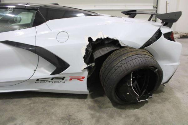 White Chevrolet Corvette 2023 in Siauliai, with an engine capacity of 6.16 L and mileage of 36 thousand km for 74900 €, photo 5 on AUTOMOTO.COM.LV