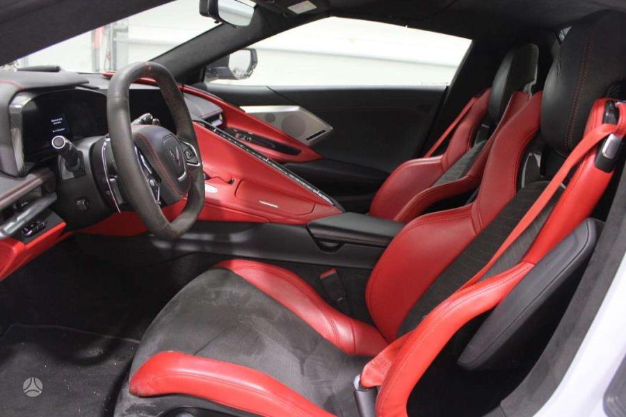 White Chevrolet Corvette 2023 in Siauliai, with an engine capacity of 6.16 L and mileage of 36 thousand km for 74900 €, photo 12 on AUTOMOTO.COM.LV