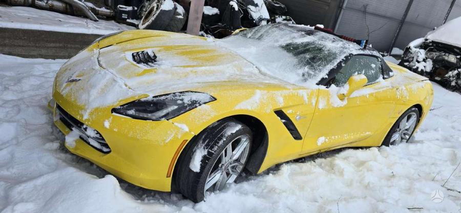 Dzeltens Chevrolet Corvette 2018 Klaipėda, ar dzinēja tilpumu 6.20 L un nobraukumu 47 tūkst. km par 28888 €, foto 1 vietnē AUTOMOTO.COM.LV