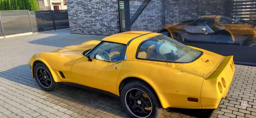 Yellow Chevrolet Corvette 1981 in Telschi, with an engine capacity of 0.00 L and mileage of 1 thousand km for 5000 €, photo 3 on AUTOMOTO.COM.LV