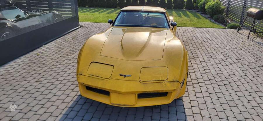 Yellow Chevrolet Corvette 1981 in Telschi, with an engine capacity of 0.00 L and mileage of 1 thousand km for 5000 €, photo 4 on AUTOMOTO.COM.LV