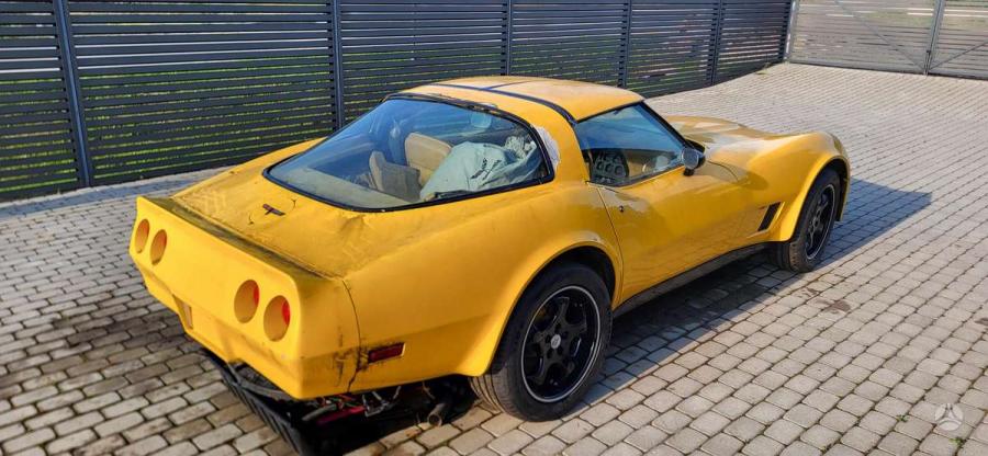 Yellow Chevrolet Corvette 1981 in Telschi, with an engine capacity of 0.00 L and mileage of 1 thousand km for 5000 €, photo 6 on AUTOMOTO.COM.LV