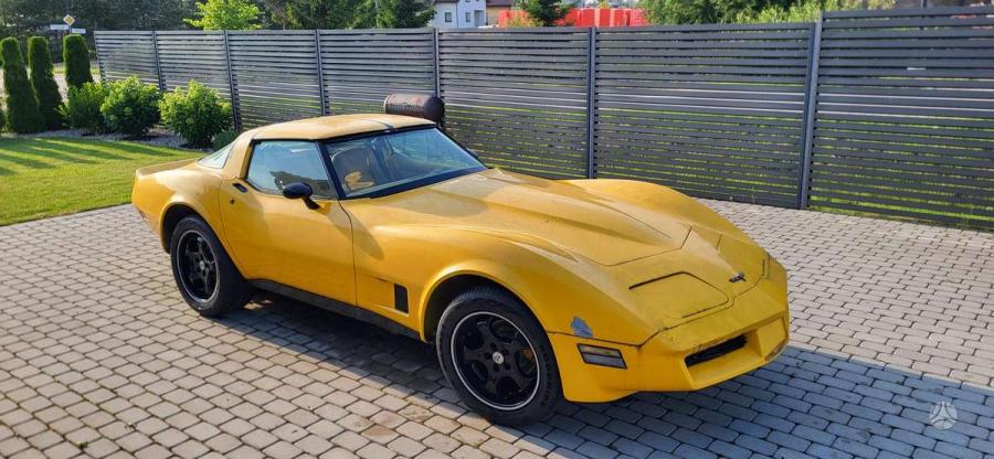 Yellow Chevrolet Corvette 1981 in Telschi, with an engine capacity of 0.00 L and mileage of 1 thousand km for 5000 €, photo 7 on AUTOMOTO.COM.LV