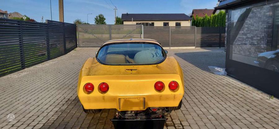 Yellow Chevrolet Corvette 1981 in Telschi, with an engine capacity of 0.00 L and mileage of 1 thousand km for 5000 €, photo 8 on AUTOMOTO.COM.LV