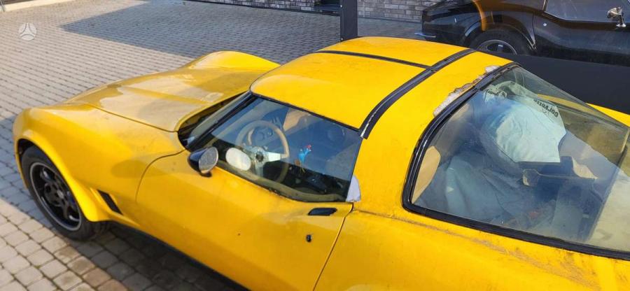Yellow Chevrolet Corvette 1981 in Telschi, with an engine capacity of 0.00 L and mileage of 1 thousand km for 5000 €, photo 9 on AUTOMOTO.COM.LV