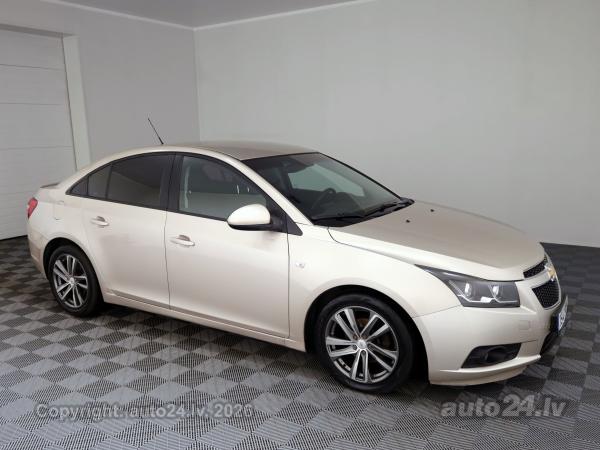 Smilšu krāsa Chevrolet Cruze 2012 Tallina, ar dzinēja tilpumu 1.80 L un nobraukumu 185 tūkst. km par 1499 €, foto 1 vietnē AUTOMOTO.COM.LV