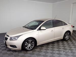 Beige Chevrolet Cruze 2012 in Tallinn, with an engine capacity of 1.80 L and mileage of 185 thousand km for 1499 €, photo 3 on AUTOMOTO.COM.LV