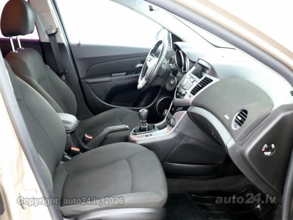 Smilšu krāsa Chevrolet Cruze 2012 Tallina, ar dzinēja tilpumu 1.80 L un nobraukumu 185 tūkst. km par 1499 €, foto 6 vietnē AUTOMOTO.COM.LV