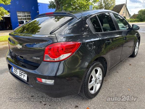Melns Chevrolet Cruze 2011 Paide, ar dzinēja tilpumu 1.60 L un nobraukumu 155 tūkst. km par 3890 €, foto 6 vietnē AUTOMOTO.COM.LV