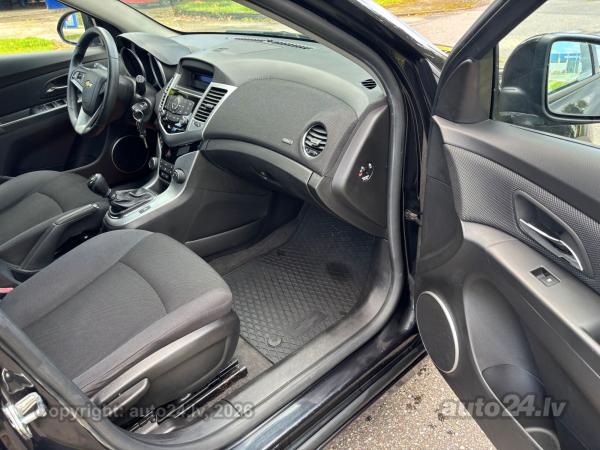 Melns Chevrolet Cruze 2011 Paide, ar dzinēja tilpumu 1.60 L un nobraukumu 155 tūkst. km par 3890 €, foto 9 vietnē AUTOMOTO.COM.LV
